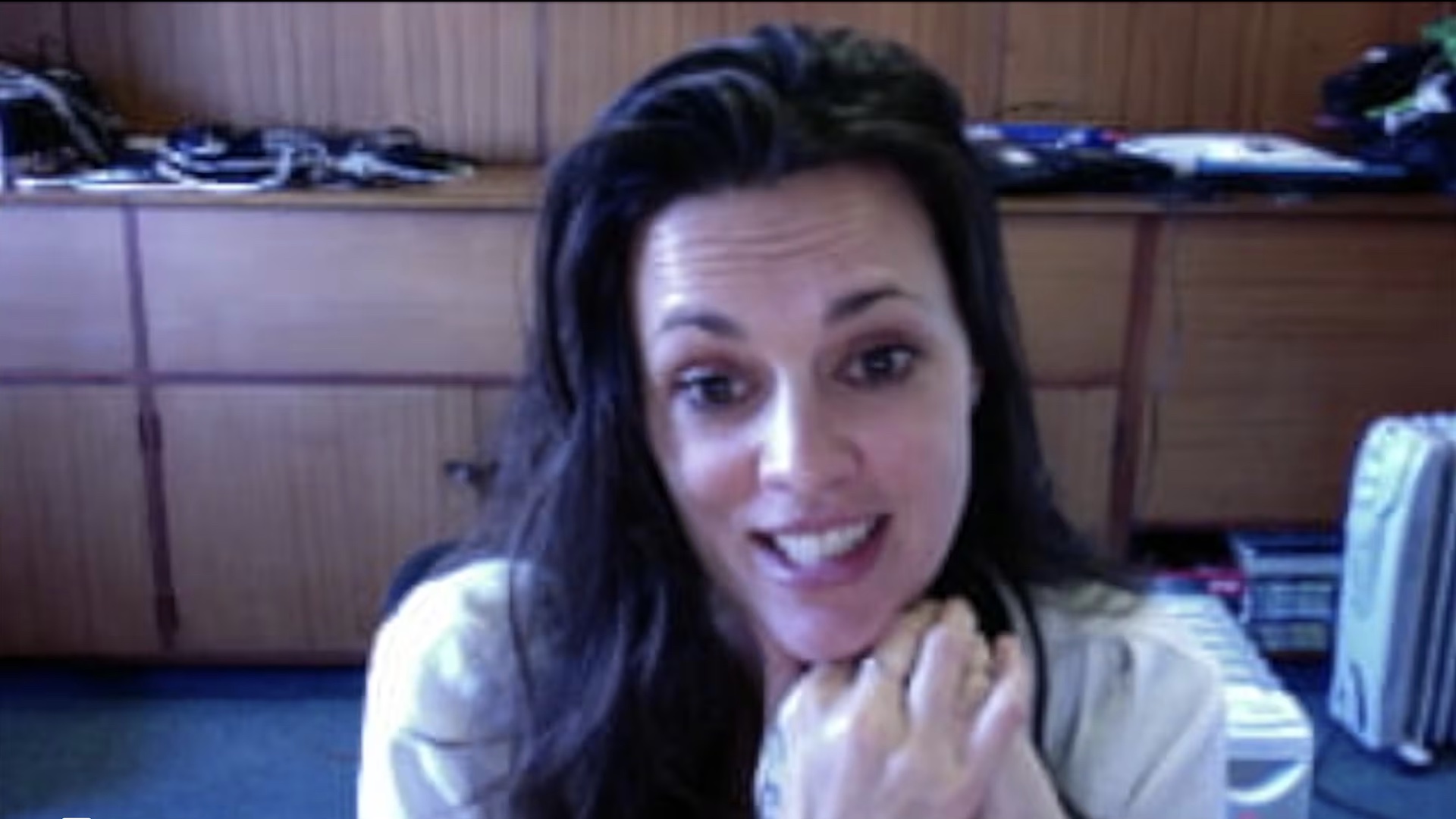 Becs Arahanga chats about her new short film 'Laundry' - ShowNews